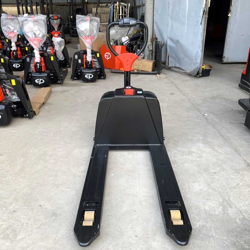 Xe nâng tay điện mini F4 - 1.5 tấn Sử dụng pin Lithium.